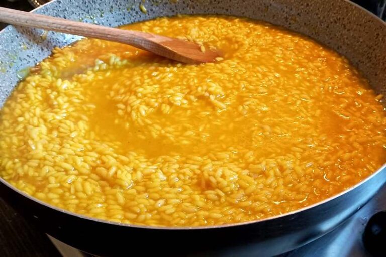 Il Risotto giallo, il più semplice e buono. I 3 trucchi dello chef per ...