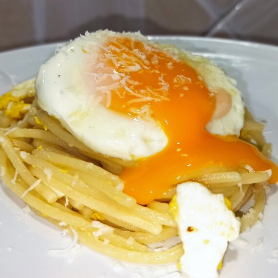 Vermicelli alla puveriello, il piatto della tradizione napoletana più ...