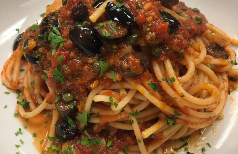 Spaghetti alla Zingara, la ricetta tradizionale calabrese più buona ...