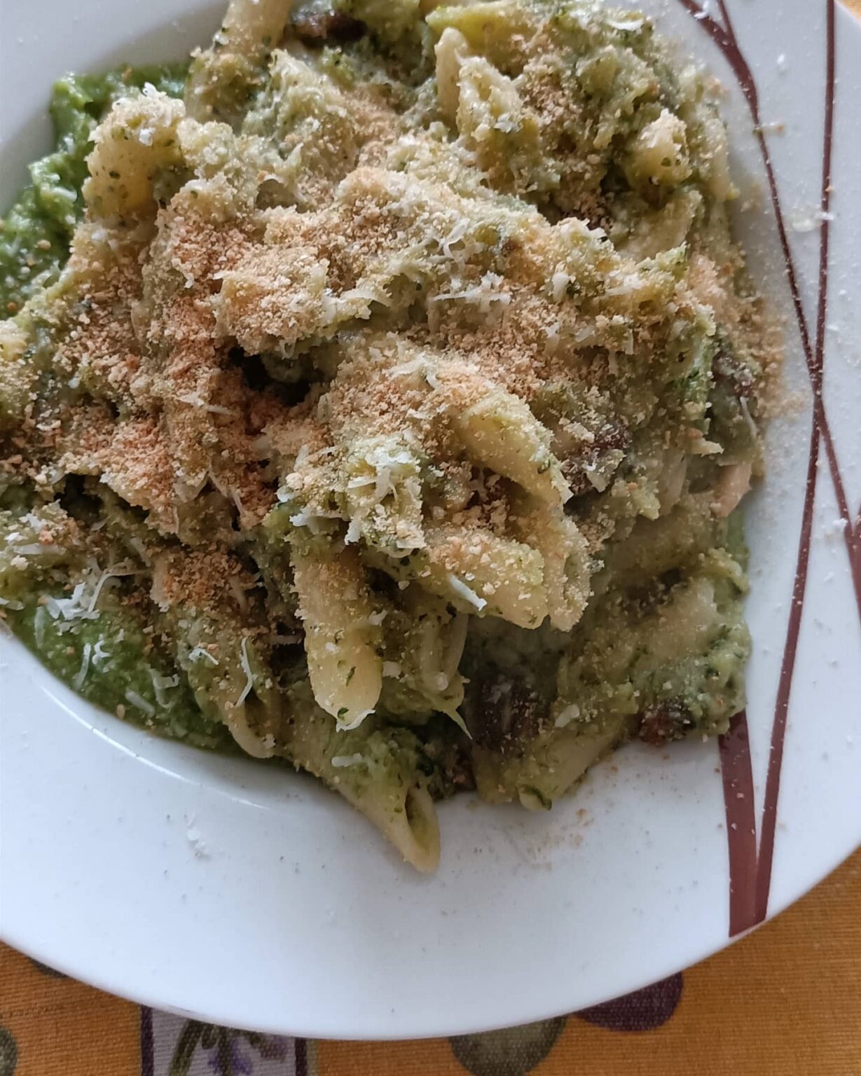 Pasta con broccolo in carrozza, l'antica ricetta siciliana per un ...