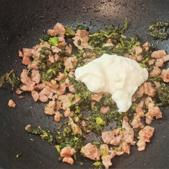 Pasta alla Carrettiera napoletana, squisita con salsiccia e friarielli ...