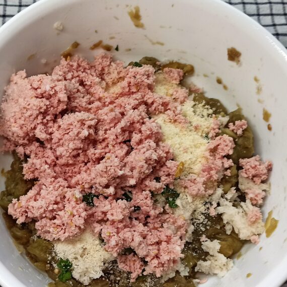 Sformato di melanzane di zia Bea, meglio di un gateau di patate. Ghiotto e gustoso, il segreto è ...