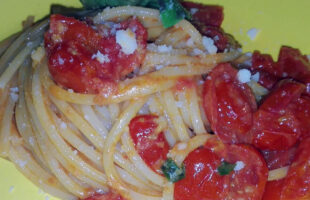 Spaghetti all'Appesa di Marisa Laurito: il piatto che si prepara con ...