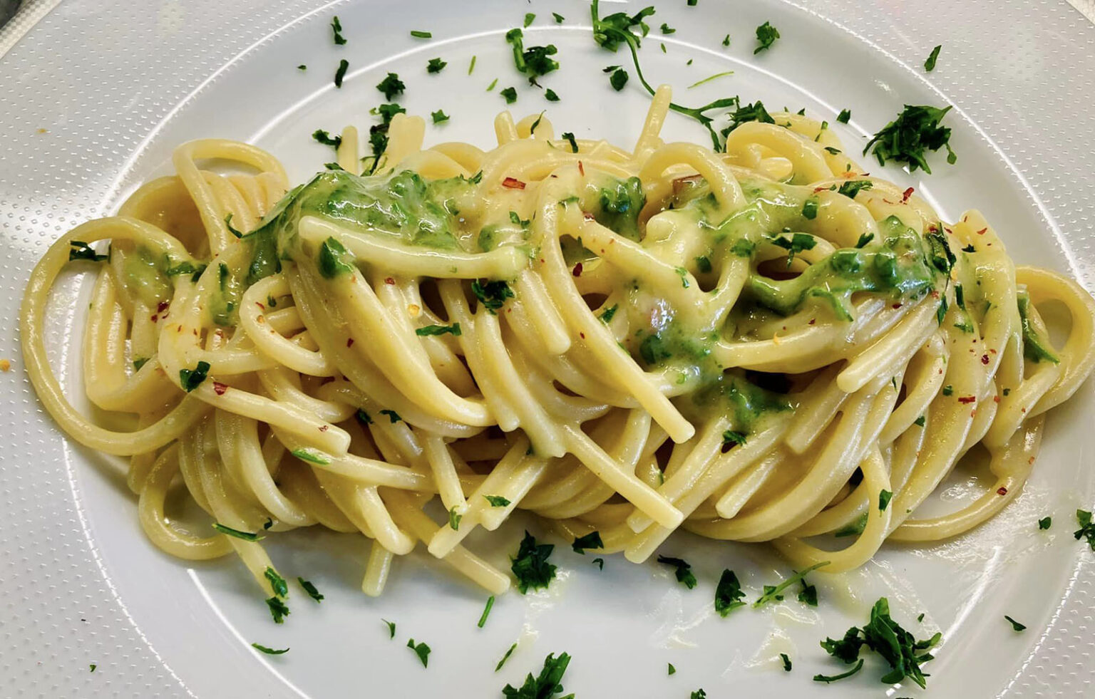 Spaghetti Aumm Aumm, altro che aglio e olio. Cosa si aggiunge per farli ...