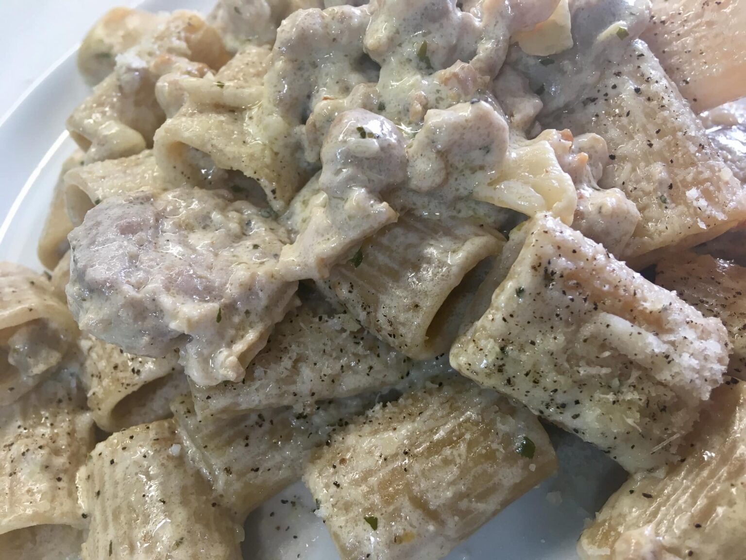 Maccheroni pasticciati, la pasta al forno solo con 2 ingredienti ...