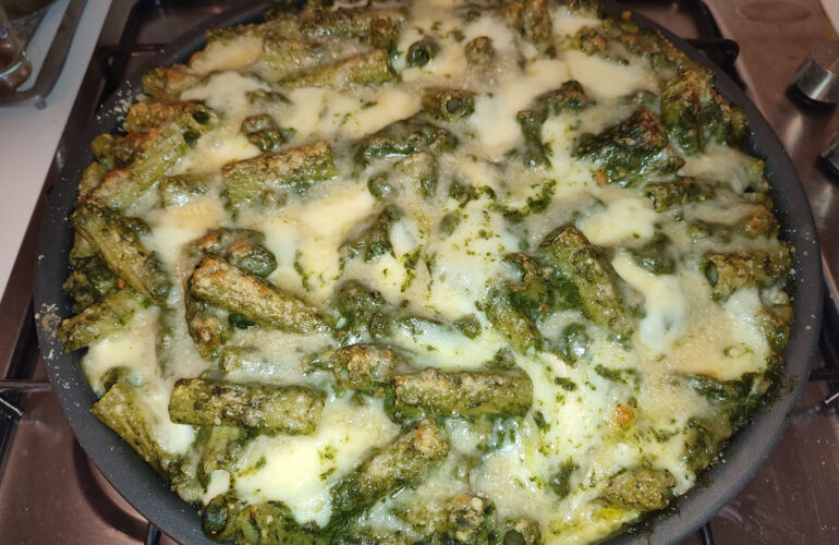 Pasta al forno della Sirena, con salsiccia e friarielli, la ricetta ...