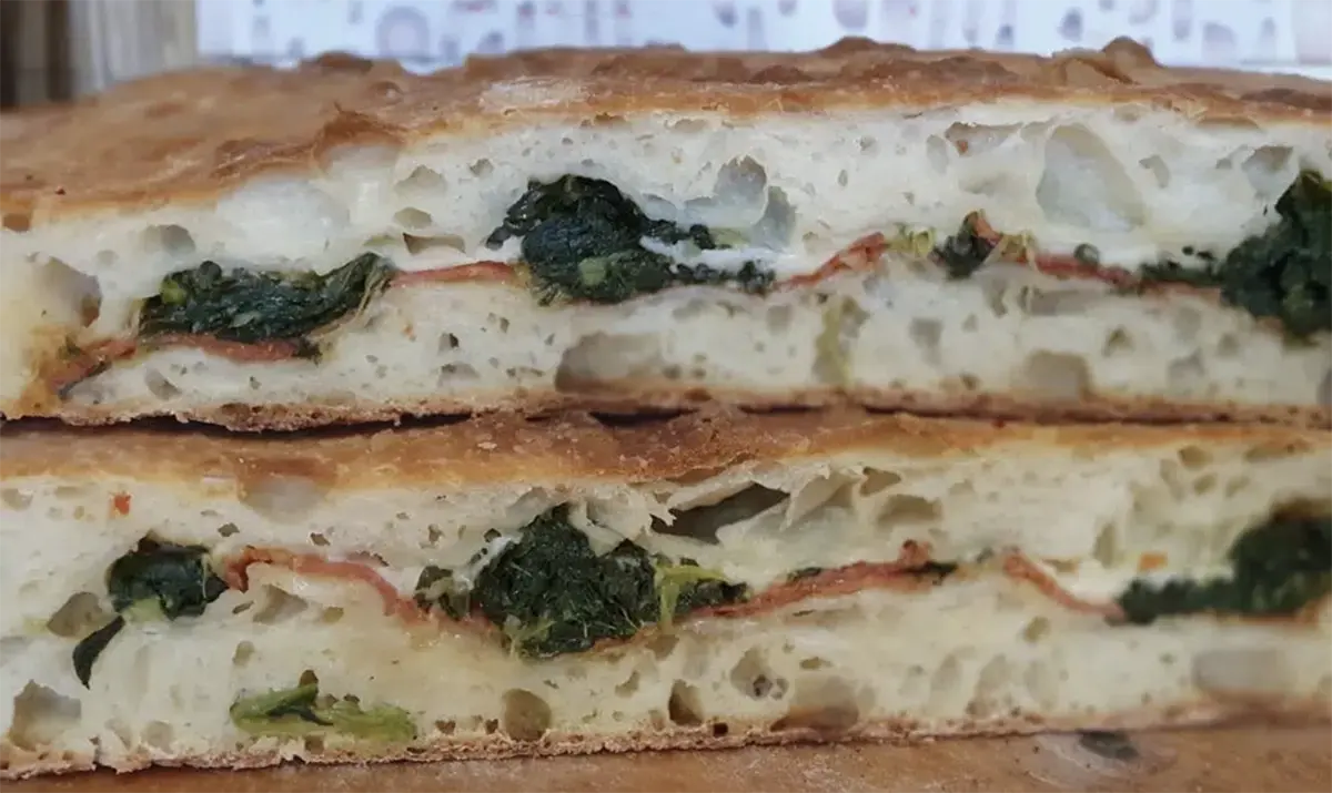 Pitta Chicculiata: la Ricetta della Pizza Ripiena Calabrese