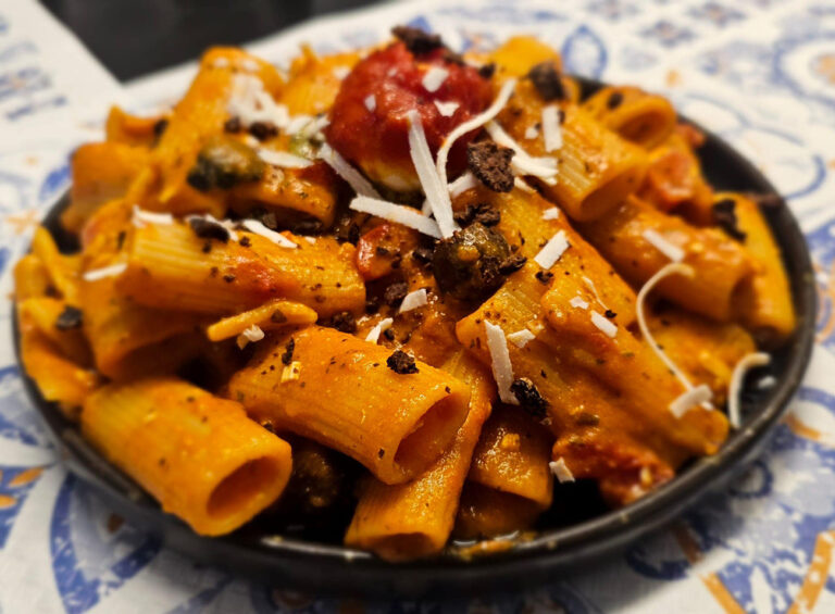 Gnocchi al sughetto di gamberi di Lidia Bastianich col segreto della ...