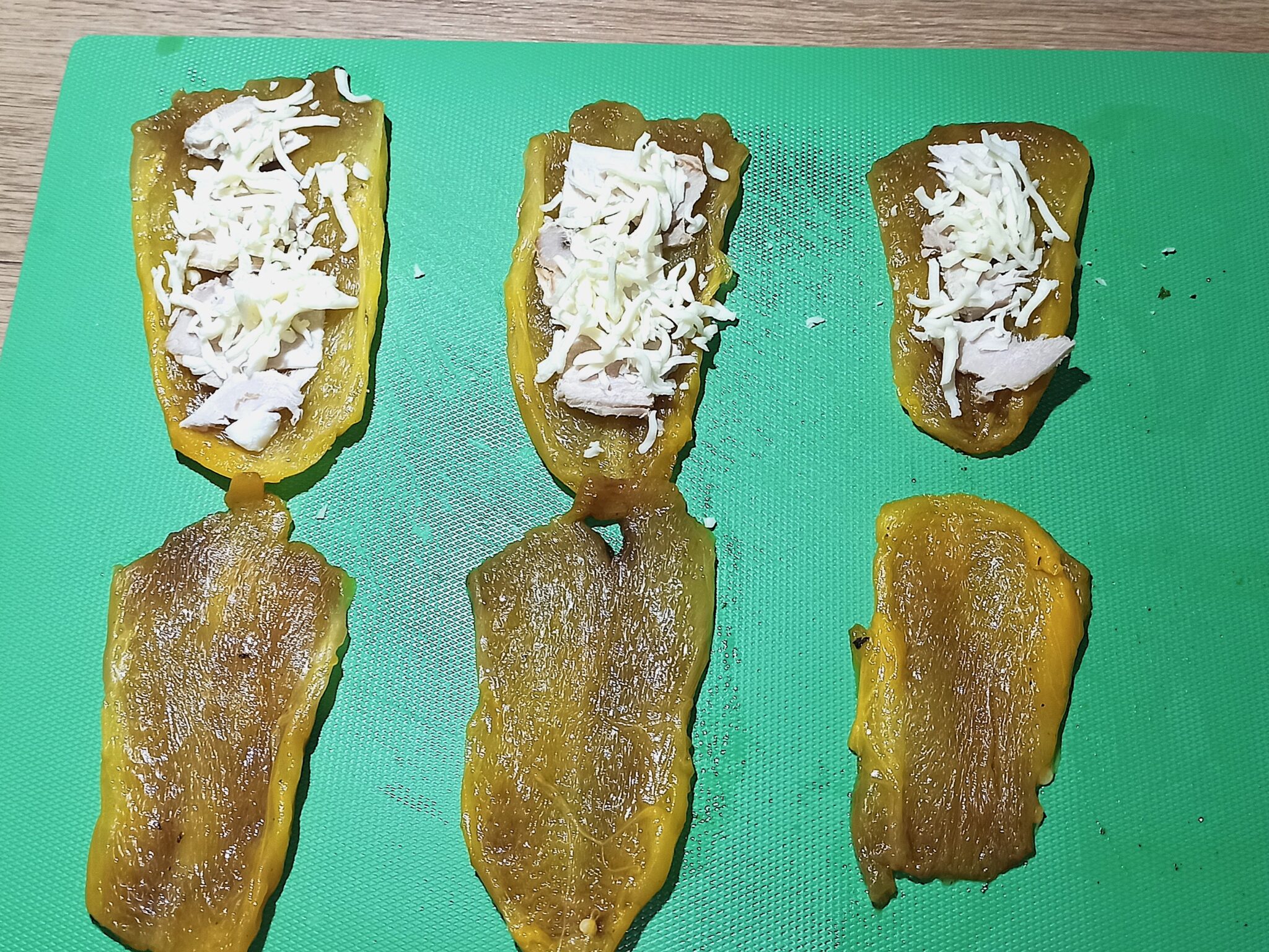Fagottini di peperoni ripieni e impanati, buonissimi anche in ...
